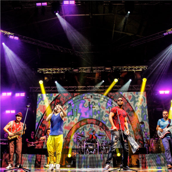 Los Ajenos